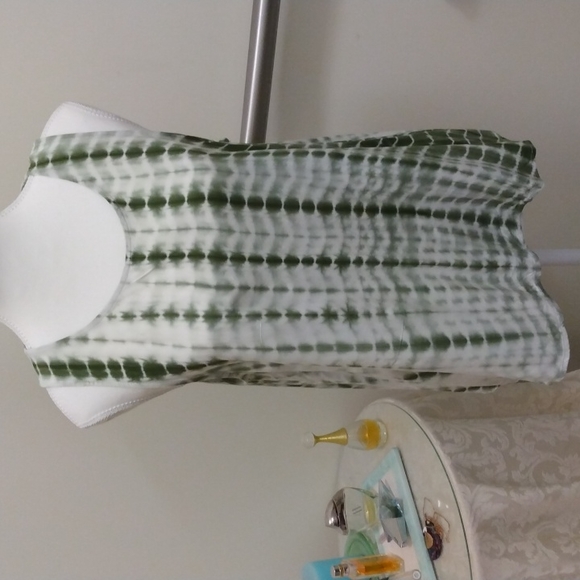 a.n.a | Tops | Rayon Ana Size Medium Tank In Olive Green And White ...